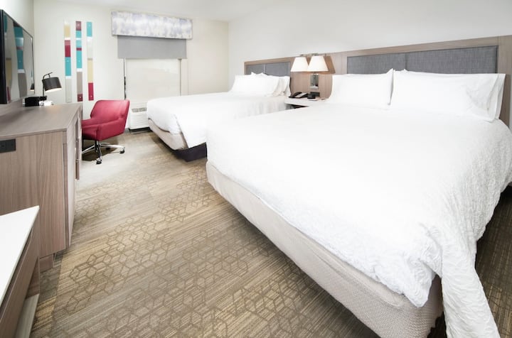 Stylish 2 Queen Hotel Suite W/ Breakfast - Santa Maria, CA