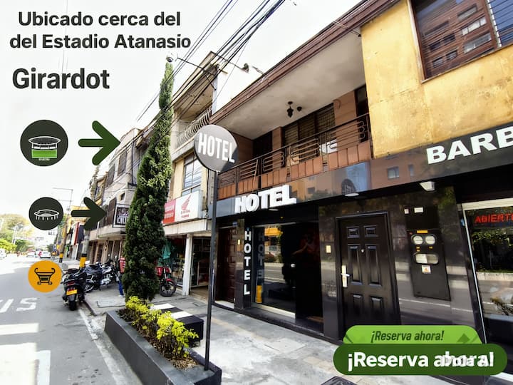 Para 19 Personas 7 Habitaciones Con Baño Privado - Medellín, Colombia