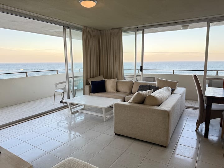 Ocean Front 360 View Beach Front Surfers Paradise - Surfers Paradise
