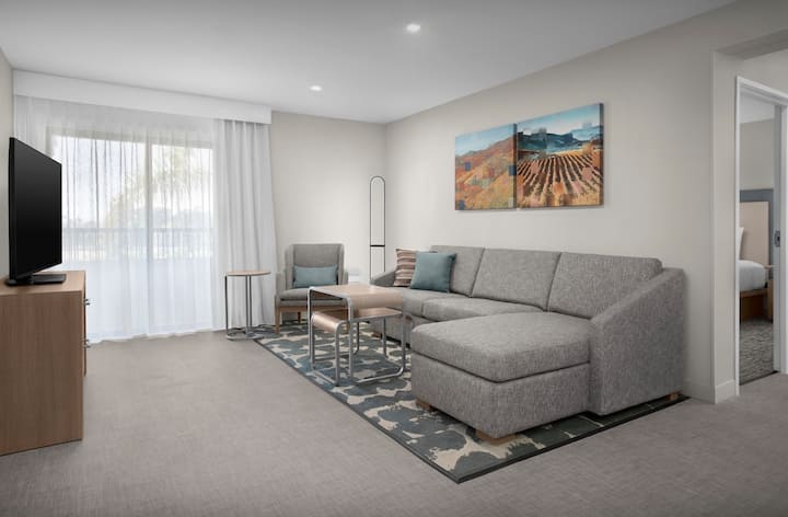 Stylish 1 Bedroom Hotel Kitchen Suite W/ Breakfast - Santa Maria, CA