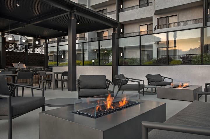 Stylish 2 Room Hotel Kitchen Suite W/ Breakfast - Santa Maria, CA