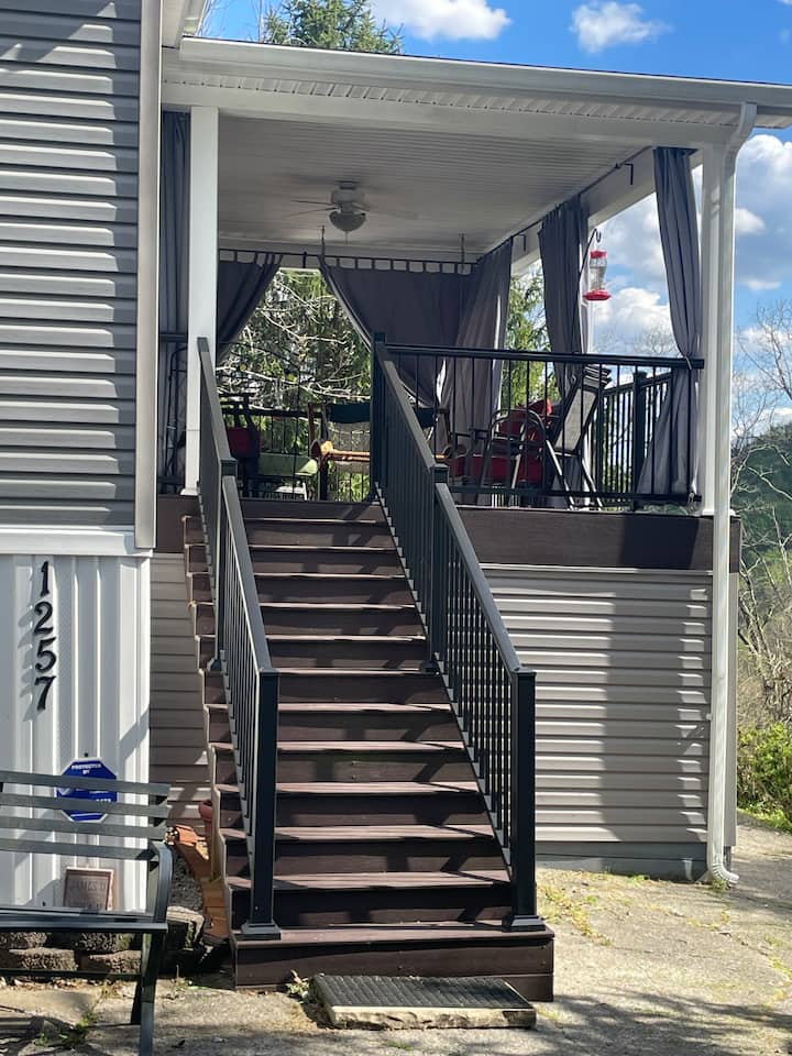 Quiet 3 Bedroom Country Home Near Wvu & Highways - Morgantown, WV