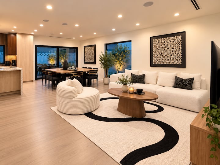 Luxury Mulholland Retreat | Designer Home - Calabasas, CA