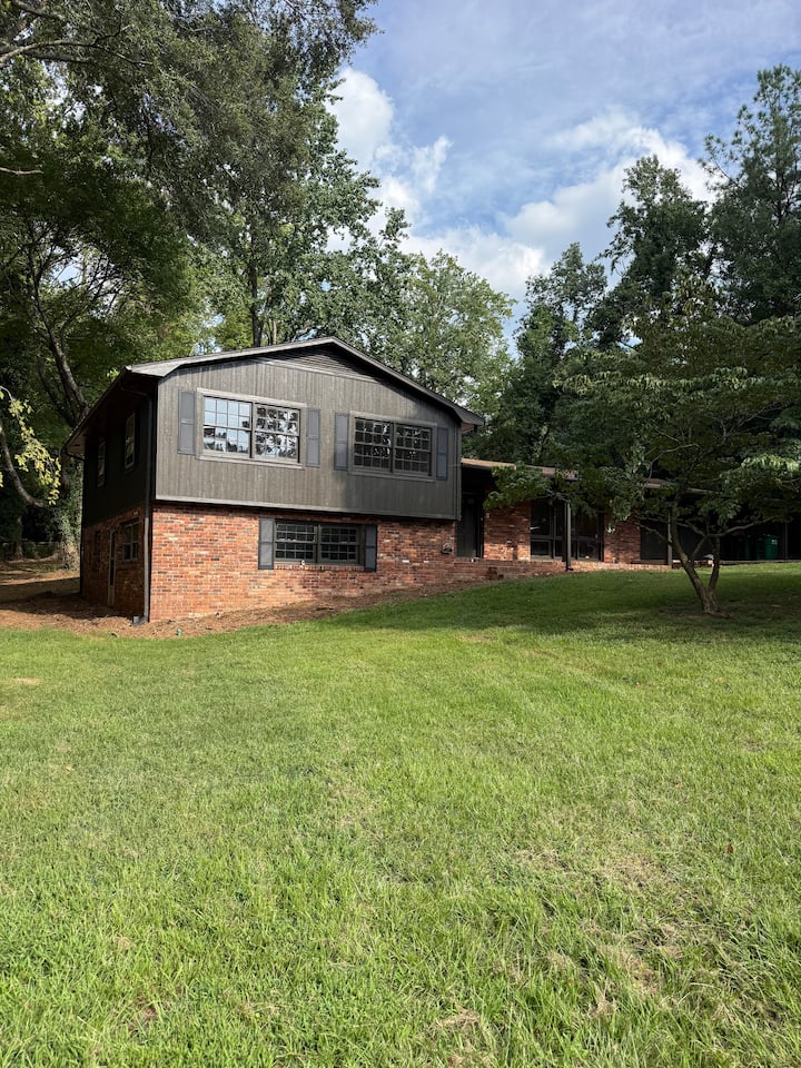 Entire 5 Bedroom 3 Bath All To Yourself On 1 Acre - Spartanburg, SC