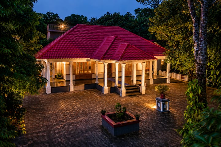 03 Bedroom Nature Bungalow In Thekkady - Thekkady