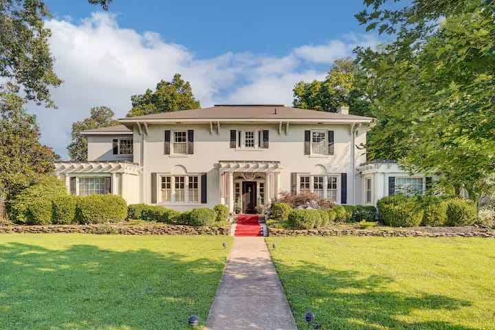 Historic Estate W/ Pool | Walk To Dining & Brews - Paducah, KY