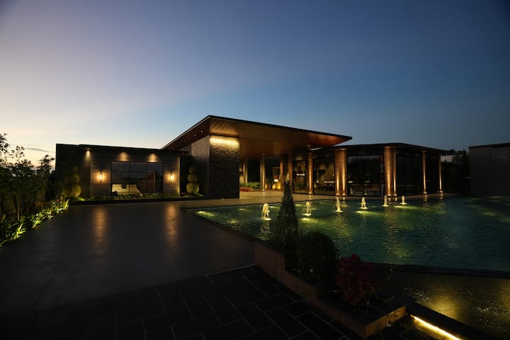 Beachside Villa W/ Pvt Pool, Bar & Garden - Mahabalipuram