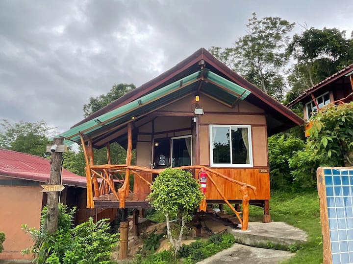 Sea-facing Bungalow For Two - Ko Phi Phi Don