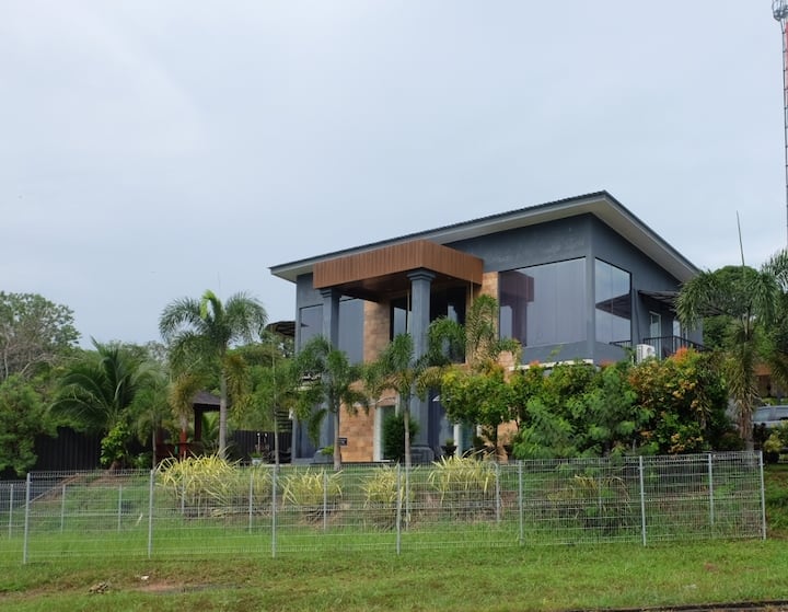 Home With Pool In Bandar Seri Begawan - Brunei