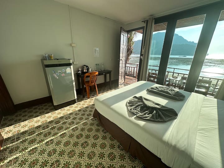 Sea View For Two On Phi Phi - ピーピー・ドーン島