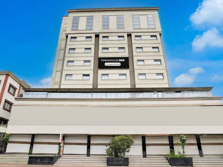 Maison De Ville Oak Anand Ganesh Circle - Anand