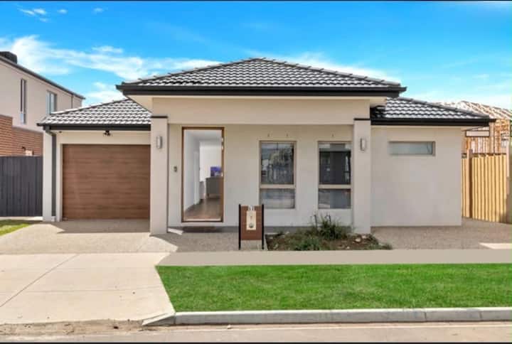 Spacious Home Away From Home - Donnybrook