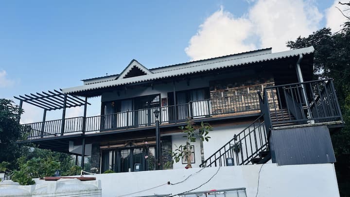 The Beanberry Stays - Bhimtal