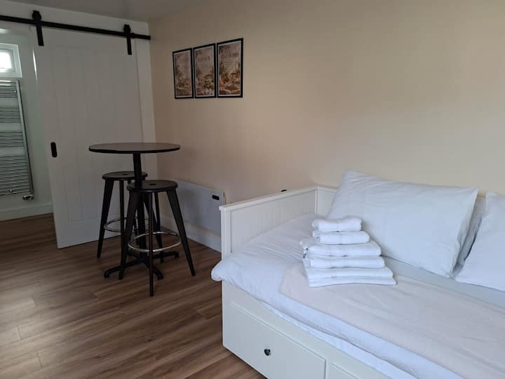 Private Studio | Easy Access To Central London - Dartford
