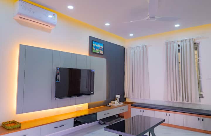 The Luxury 2bhk Ac Couple Friendly|family Friendly - Shivamogga