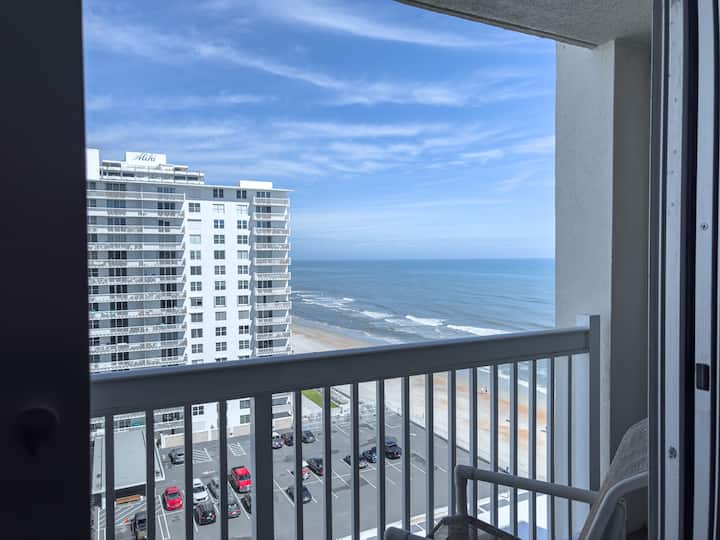 The Veranda | 12th Floor | Huge View | 1 Bdrm - Daytona Beach, FL