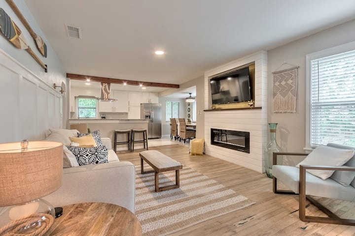 Huge 7br Duplex  Walk To Beach | Sleeps 16 - Daytona Beach, FL