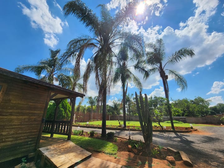 Blue Sky Guest Lodge 12 Sleeper Unit - Pretoria