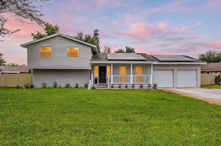 Southshore Lake & Pool Retreat-private Pool & Dock - Land O' Lakes, FL