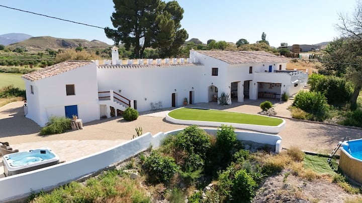 Cueva Del Olivo - Galera