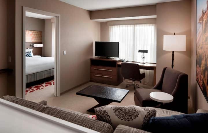 Modern 1 Bedroom Hotel Kitchen Suite W/ Breakfast - Santa Barbara