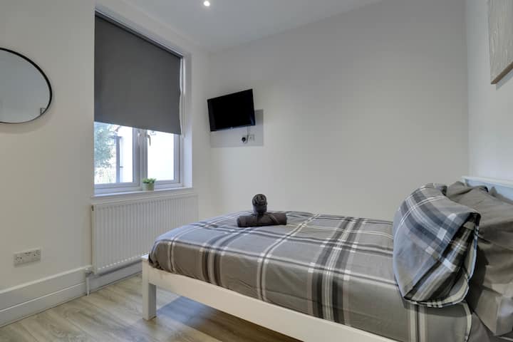 Southsea Long Stay | Ensuite Bathroom | Wi-fi - Portsmouth