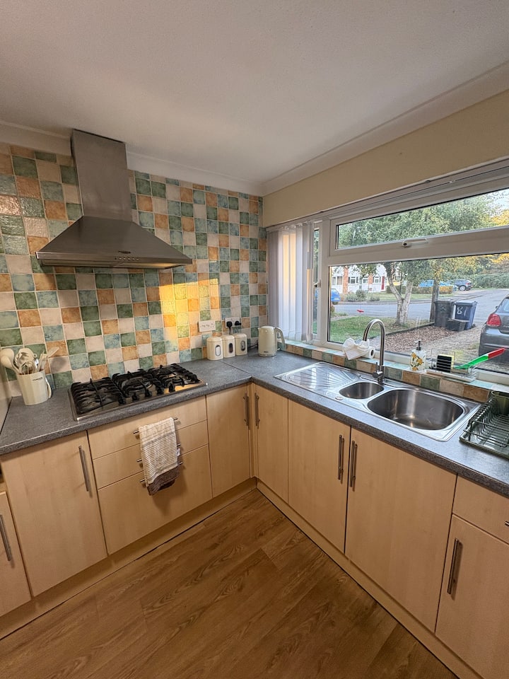 Charming 3-bed Home In Quiet Cul-de-sac - High Wycombe