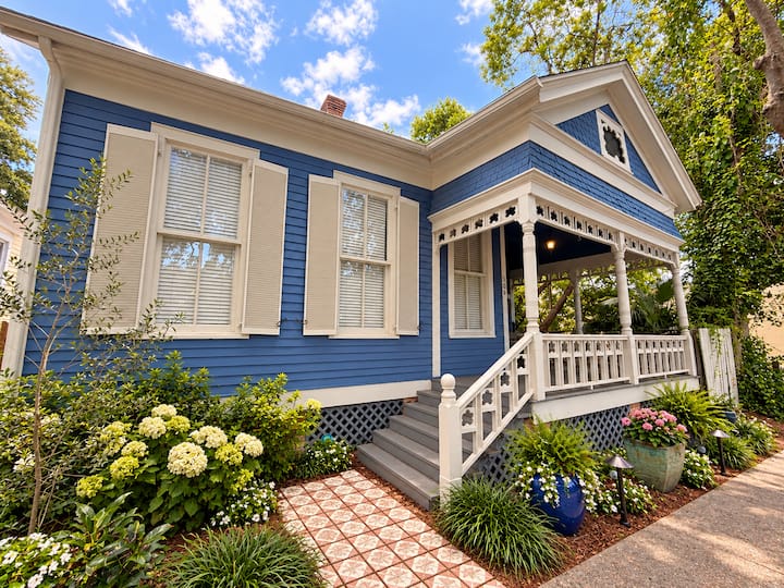 Costello-martin House · Home Of Local Artists - Mobile, AL