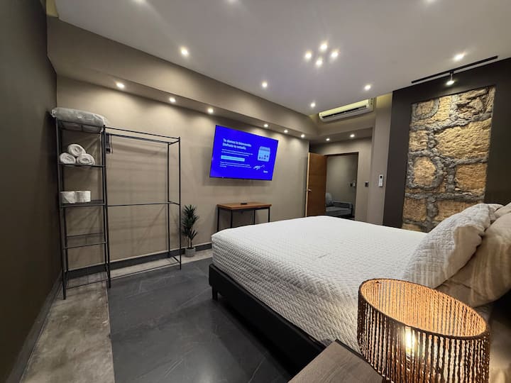 03 Loft Moderno Con Cama King Centro Mty - Mexico
