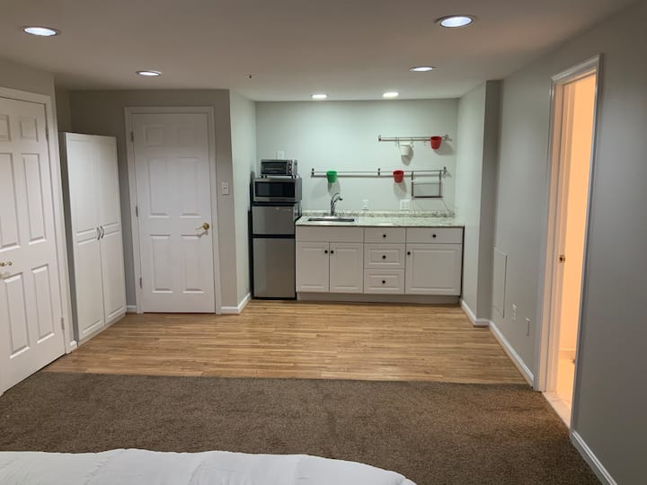 Cozy Bedroom - Germantown, MD