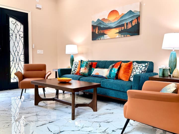 Quiet Outside|stunning Inside|3br Retreat - Riverdale, GA