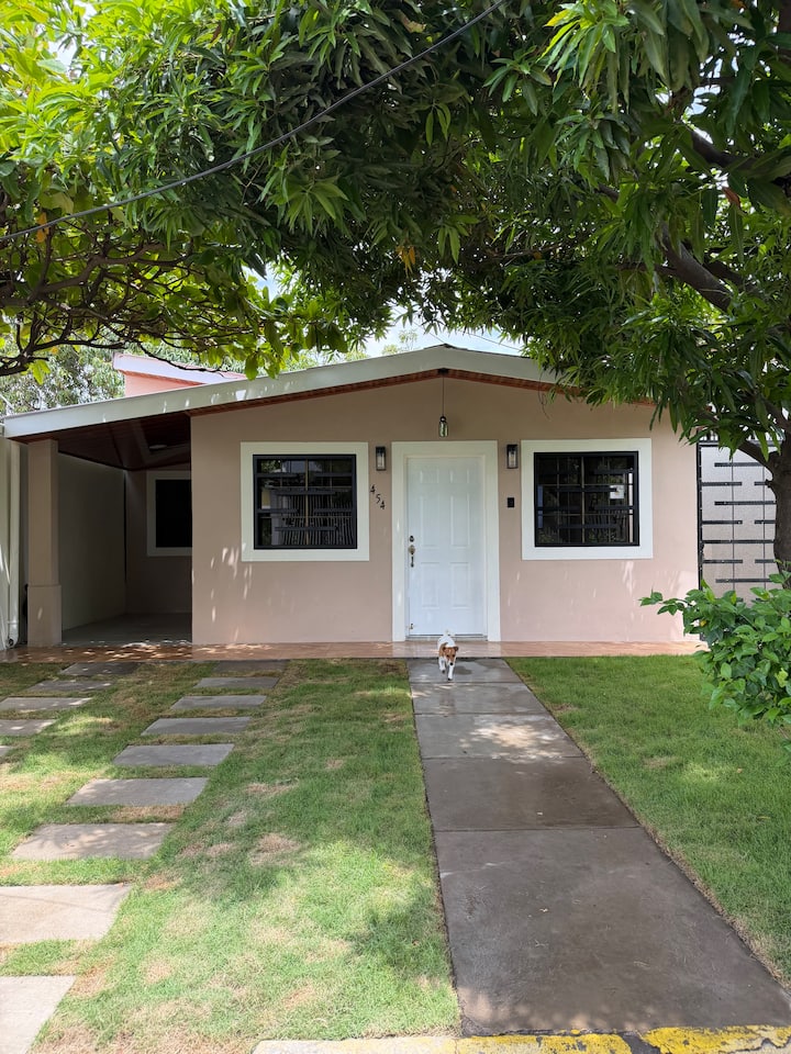 Zenith House, Frente Al Aeropuerto, Seguridad 24/7 - Managua