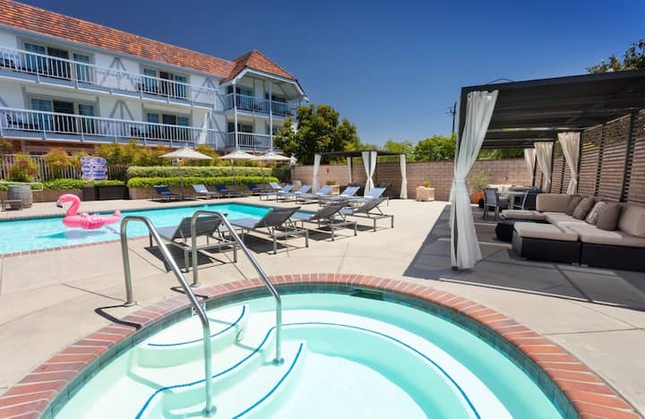 Luxury 2 Queen 1 Bedroom Hotel Room W/ Parking - Solvang, CA