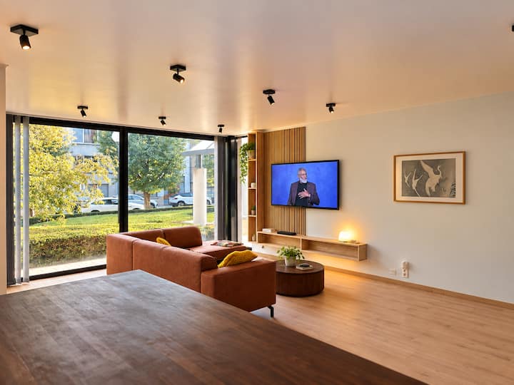 Dr. Mbah's High Performance Office - Zaventem