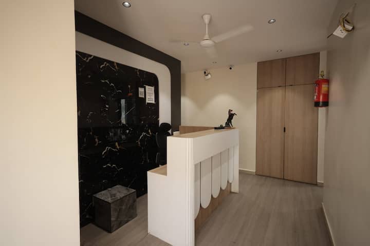 Modern King Room With Big Window & City View - Surat