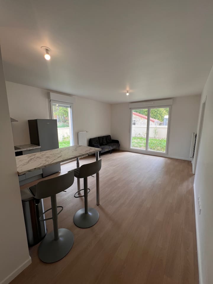 T2 Cosy Et Terrasse Géante De 90 M² - Dammarie-les-Lys