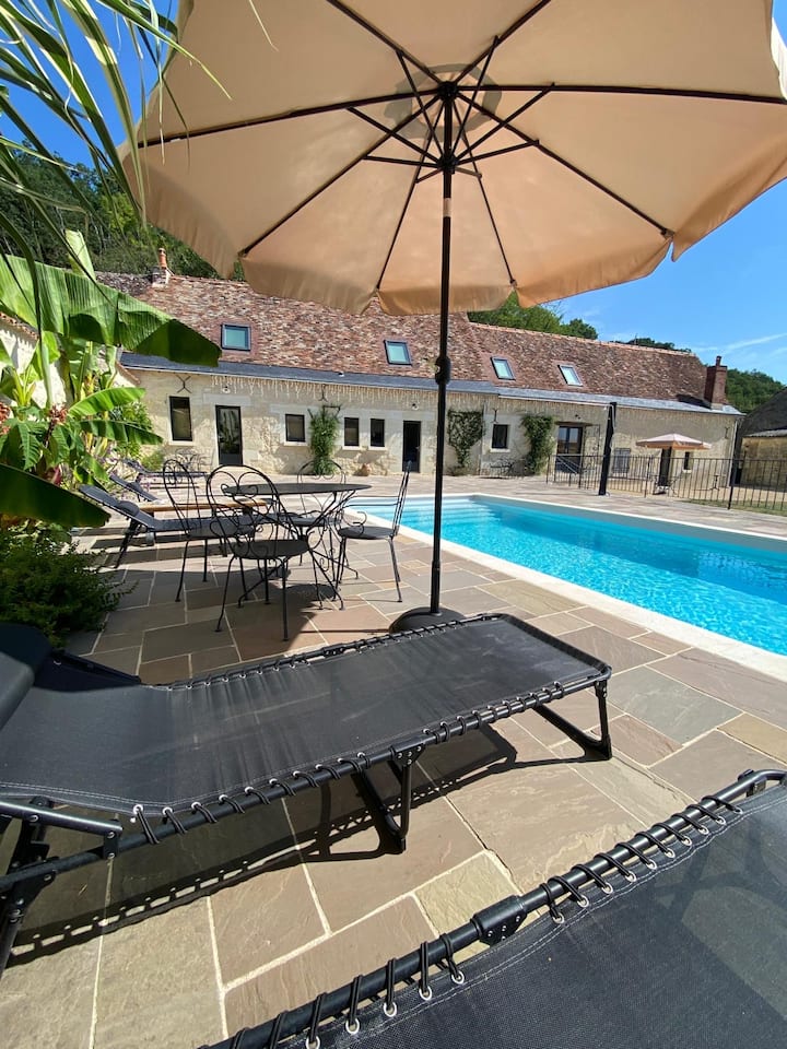 Belle Longère En Pierre Avec Piscine 6 à 8 Pers - Chinon