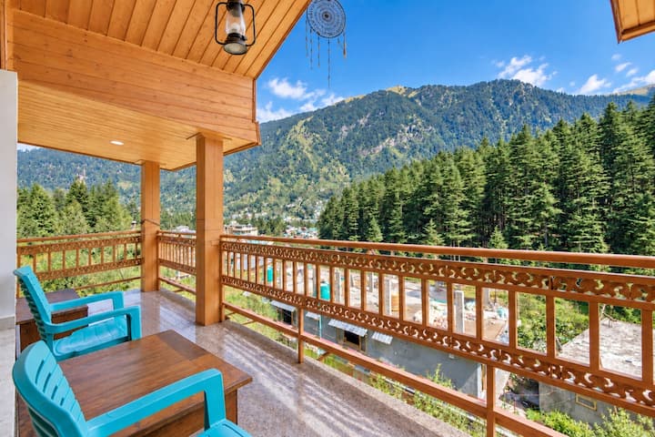 Cozy Home Stay In Manali With Valley View - Manali
