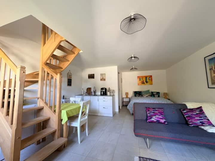 Comfy Studio Apartment In A Tranquil Village - Triel-sur-Seine