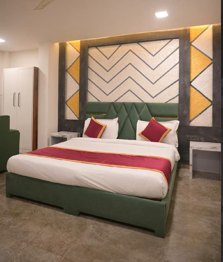 Private Room For Friends | Couples And Family - Kanpur