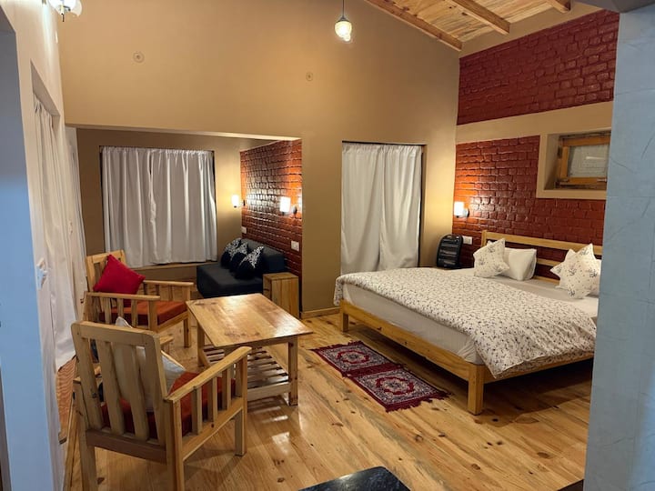 A Luxurious Place To Stay Near A Farm - Mukteshwar