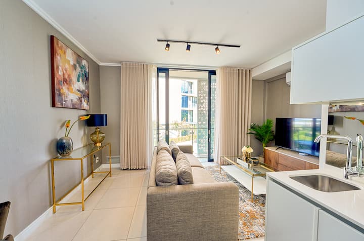 Luxury Suite @ Waterfall, Mall Of Africa - South Africa