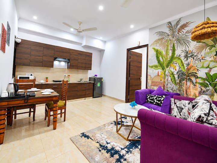 Deluxe 1 Bhk Suite With Kitchen & Private Balcony - New Delhi