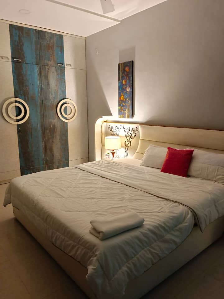 Premium 2bhk Boutique Stay | Central Shankar Nagar - 라이푸르