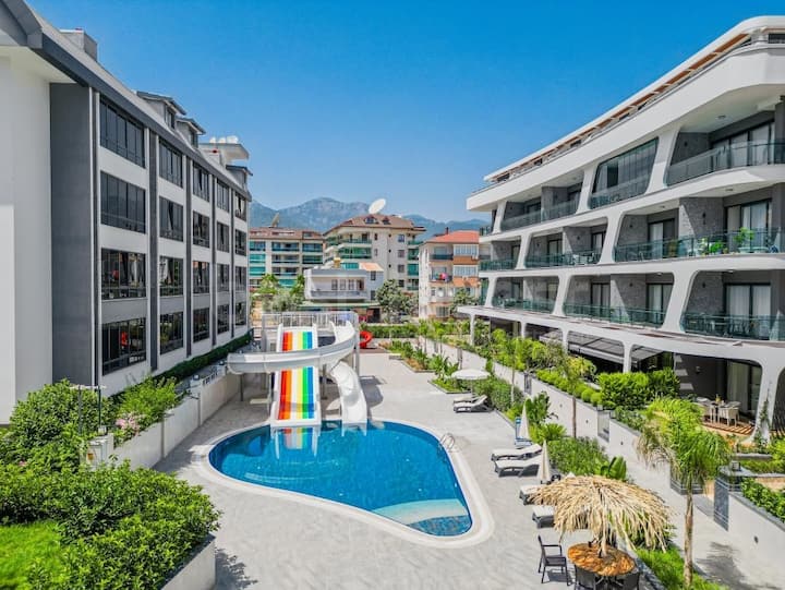 Bahçe Katında Havuzlara Ulaşım Kolay - Tosmur