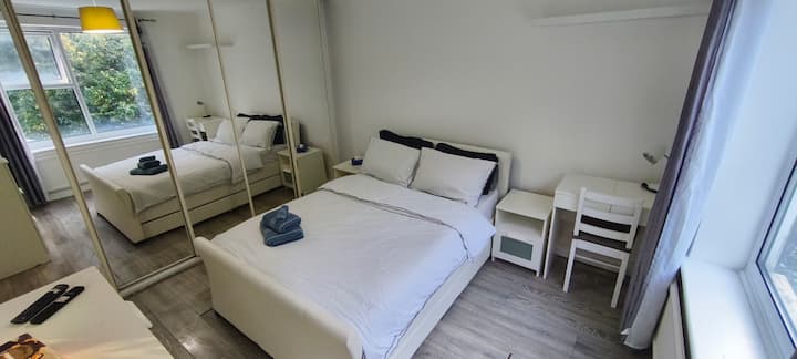Delightful Large Double Room Ensuite Chelmsford - Chelmsford