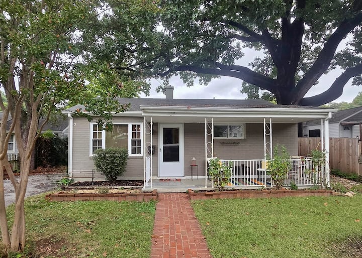 Sweet Bungalow On Greenway W/ Hot Tub - ロアノーク, VA