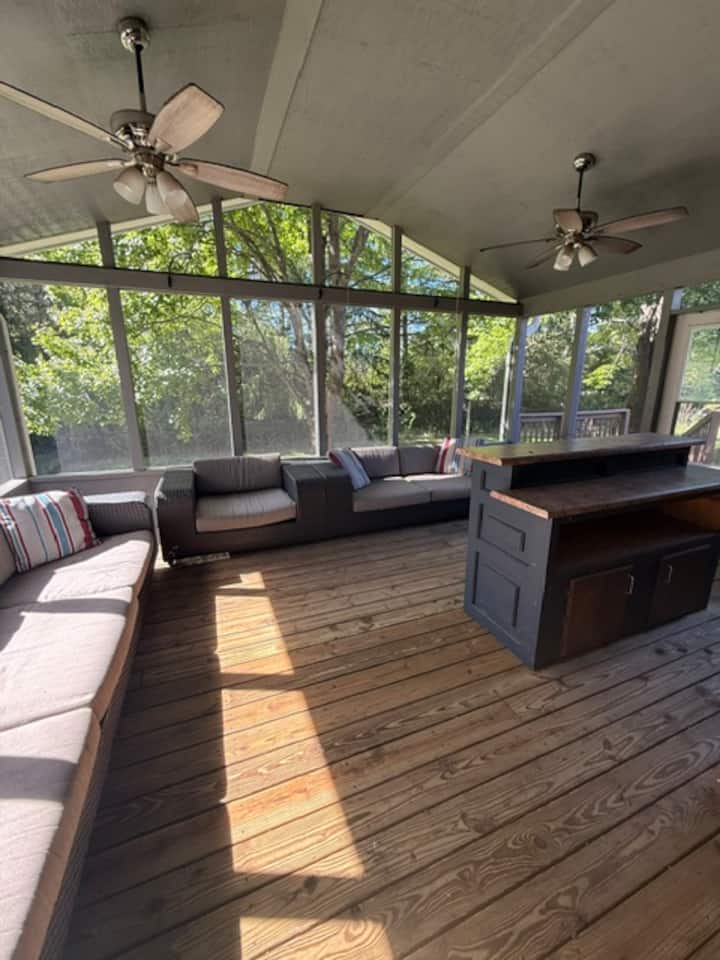 Family Home  Screened Porch, Game Room & Yard - Noblesville, IN