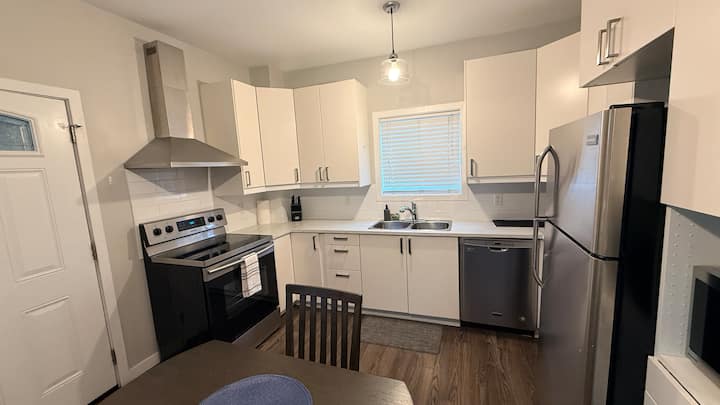 Modern, Comfortable, 1 Bedroom Apartment (Unit 1) - Moose Jaw