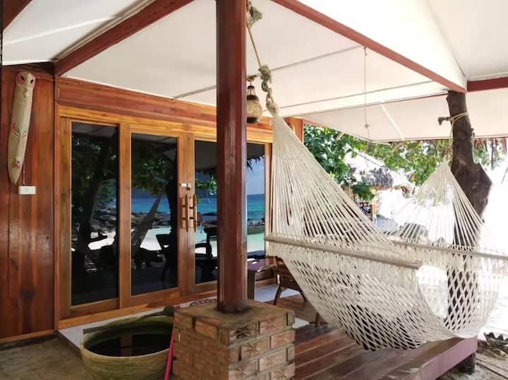 Bungalow On The Beach - Ko Phi Phi Don